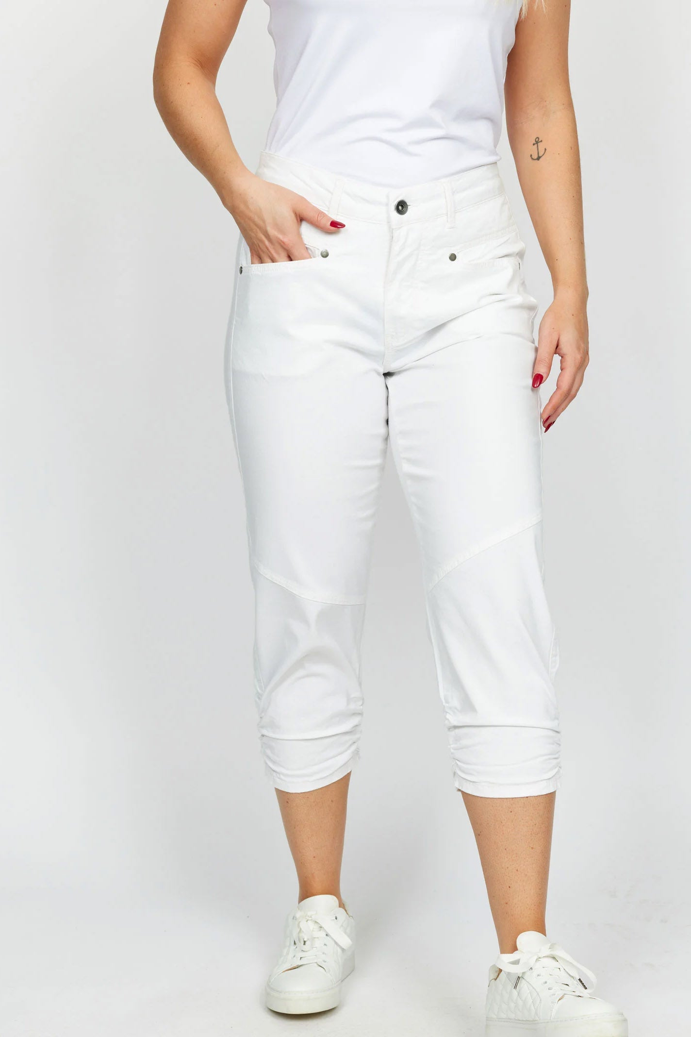 TESS.SP24 White - TESS.SP24 – BUSTEDWOMAN