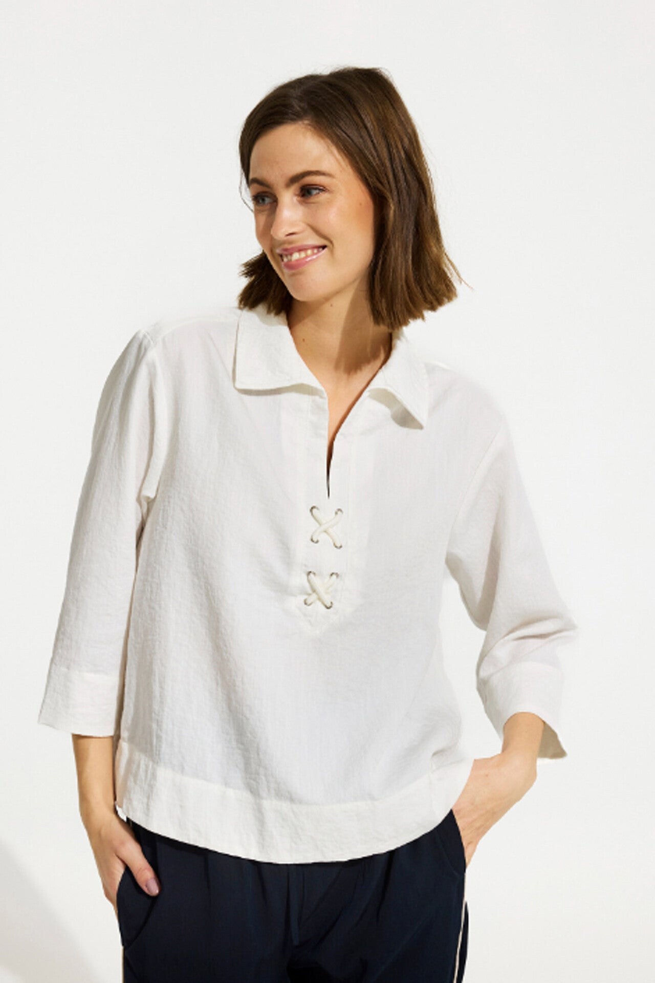 Bea blouse White – BUSTEDWOMAN